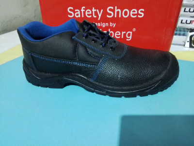 ÖVG Versteigerungen - Artikel Nr. 132193: Remisberg Sicherheitsschuhe