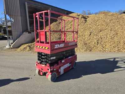 ÖVG Versteigerungen - Artikel Nr. 764667: Scheerenhebebühne Vorführgerät