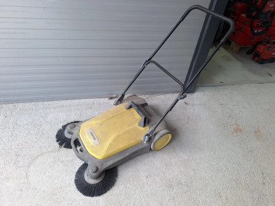 ÖVG Versteigerungen - Artikel Nr. 714787: Kärcher Kehrmaschine