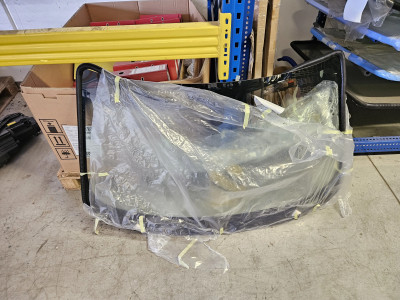 ÖVG Versteigerungen - Artikel Nr. 106939: Windschutzscheibe